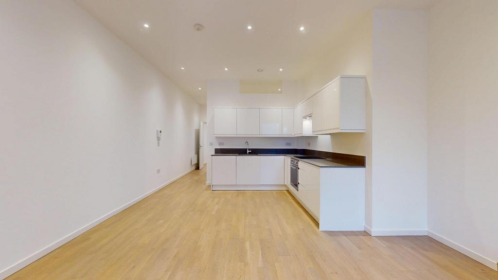 Riverbank Way Studio to rent - £1,480 pcm (£342 pw)