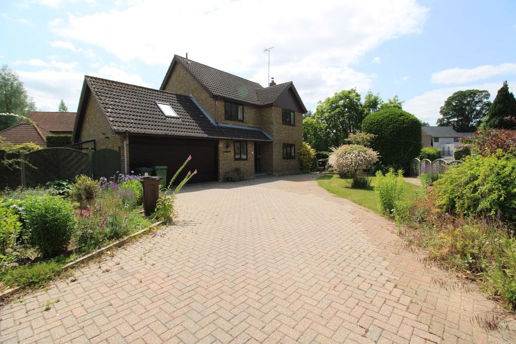 Glebe Meadow, Overton RG25 5 bed detached house - £2,500 pcm (£577 pw)