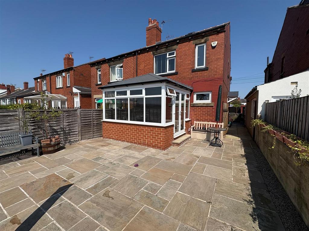 Westroyd Avenue, Hunsworth, Cleckheaton 3 bed semi-detached house for ...