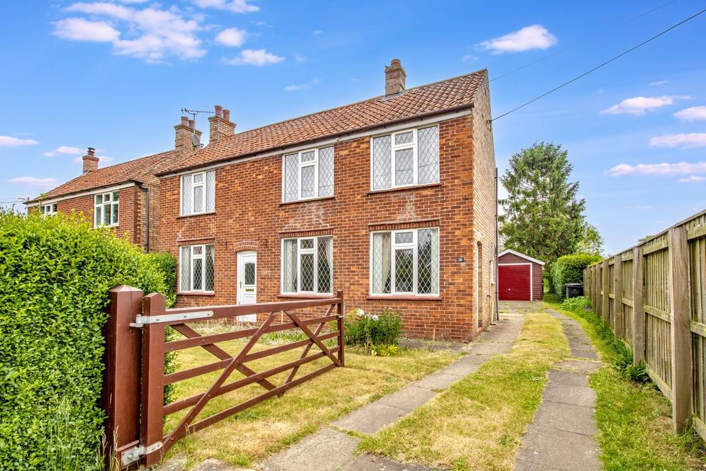 Pott Row, King's Lynn, Norfolk, PE32 3 bed detached house for sale - £ ...