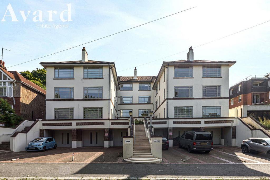 Preston Park Avenue, Brighton BN1 2 bed flat - £375,000