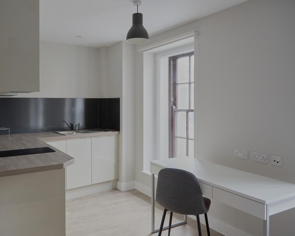 Small Street, Bristol BS1 1 bed ground floor flat - £1,104 pcm (£255 pw)
