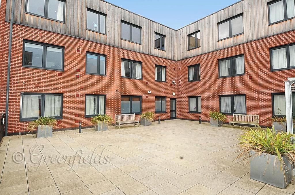 West Way, Ruislip, HA4 1 bed flat for sale - £300,000