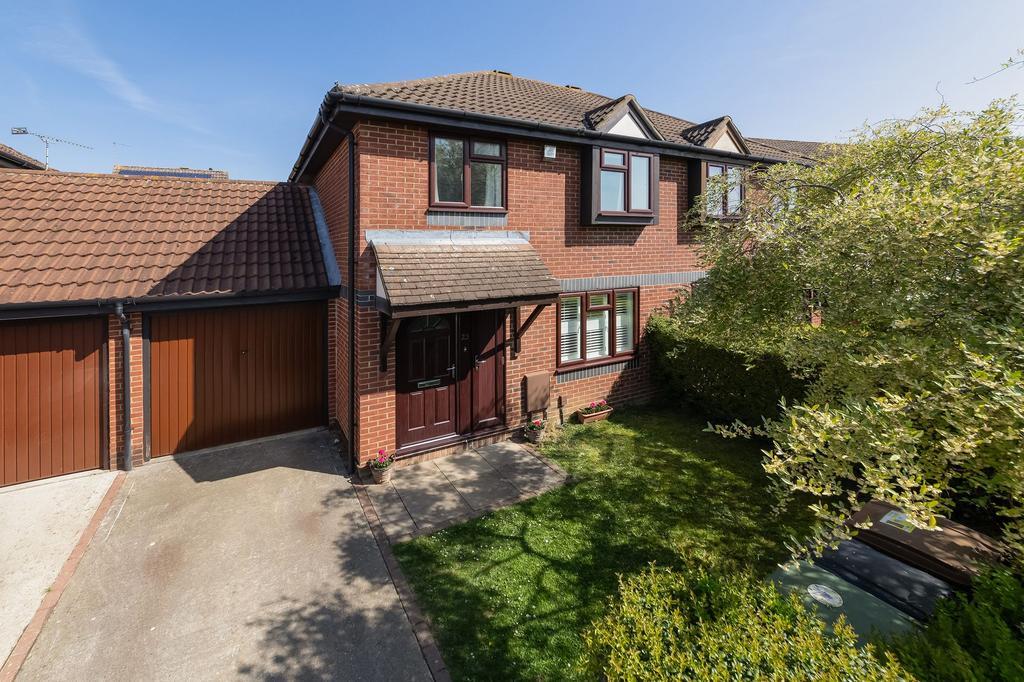 Gibson Close, Abingdon OX14 3 bed semi-detached house for sale - £375,000