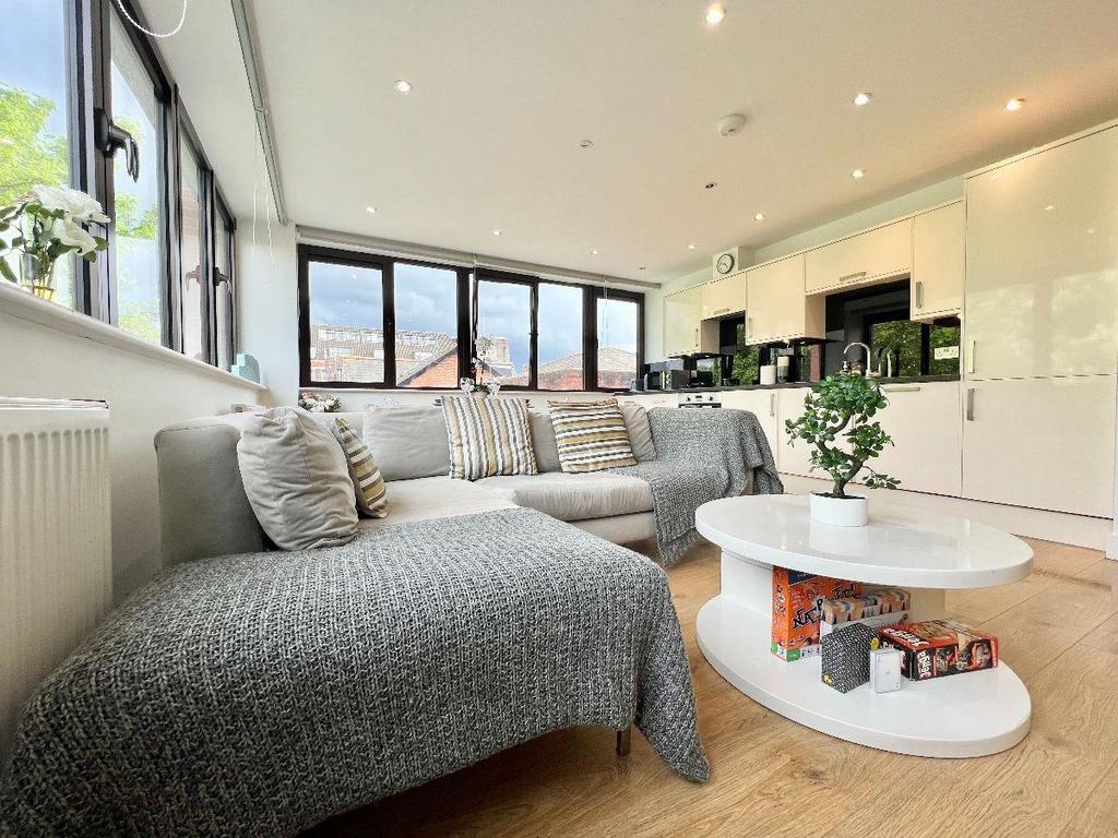 Hopton House, A Streatham High Road... 2 bed apartment to rent - £2,250 ...