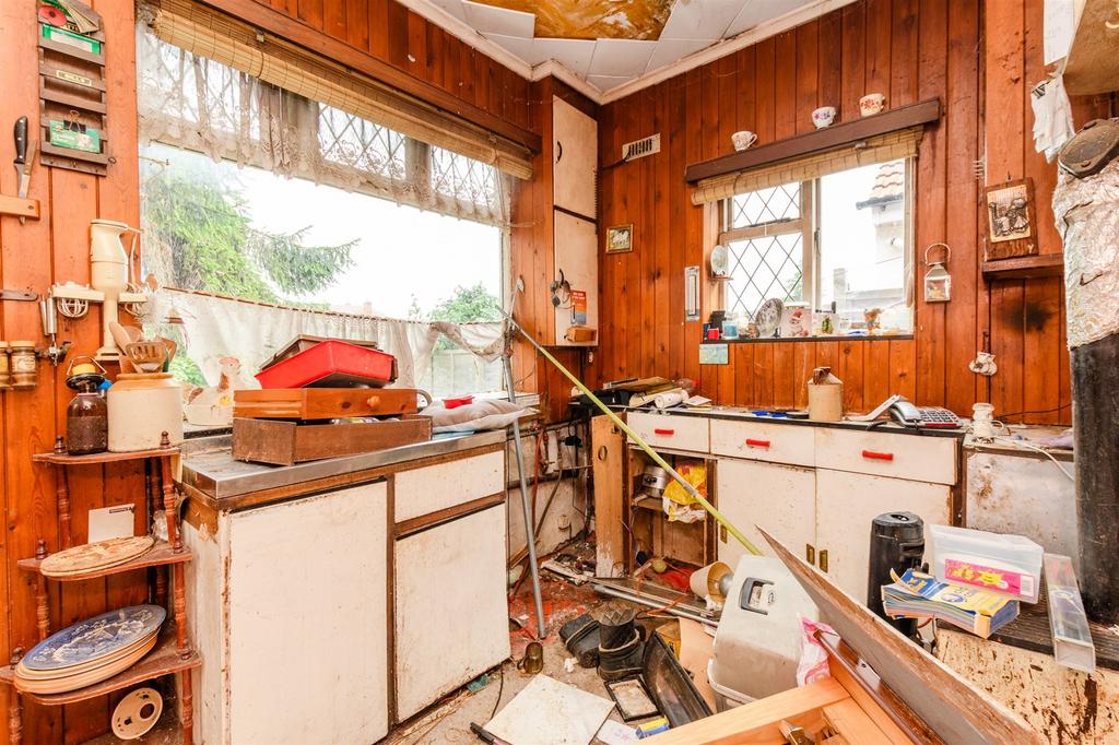 East Rochester Way, Sidcup, Kent 3 bed semi-detached bungalow for sale ...