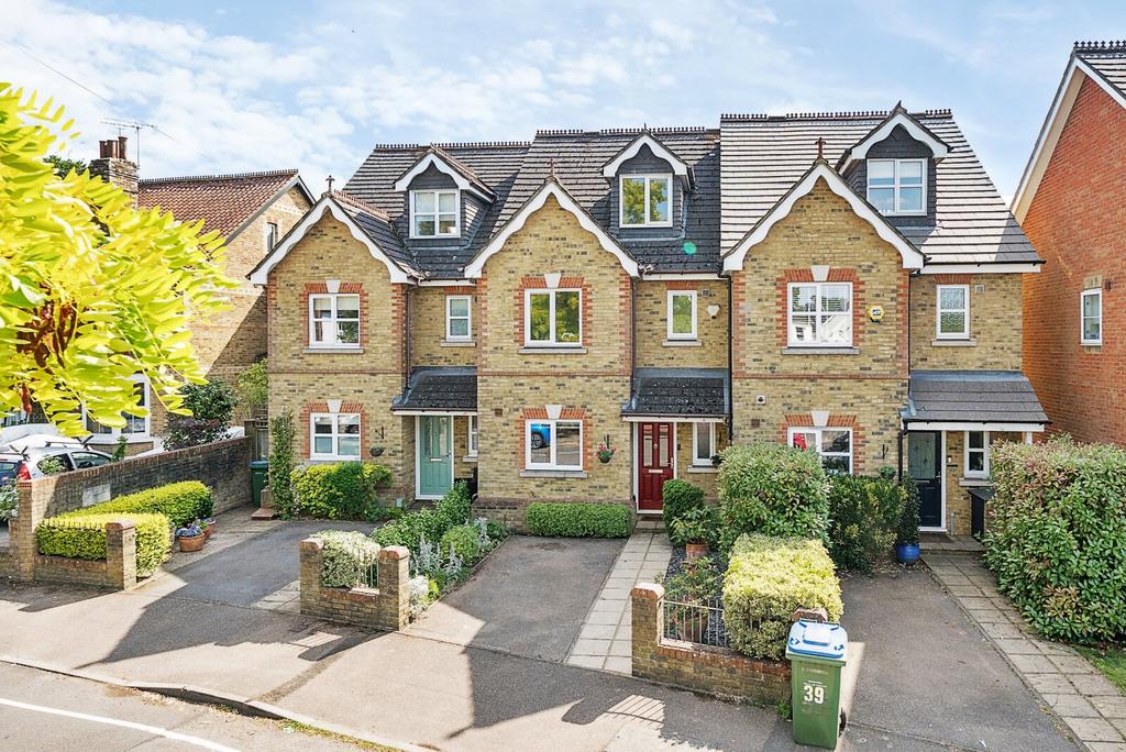 Princes Road, Weybridge, KT13 4 bed terraced house - £850,000