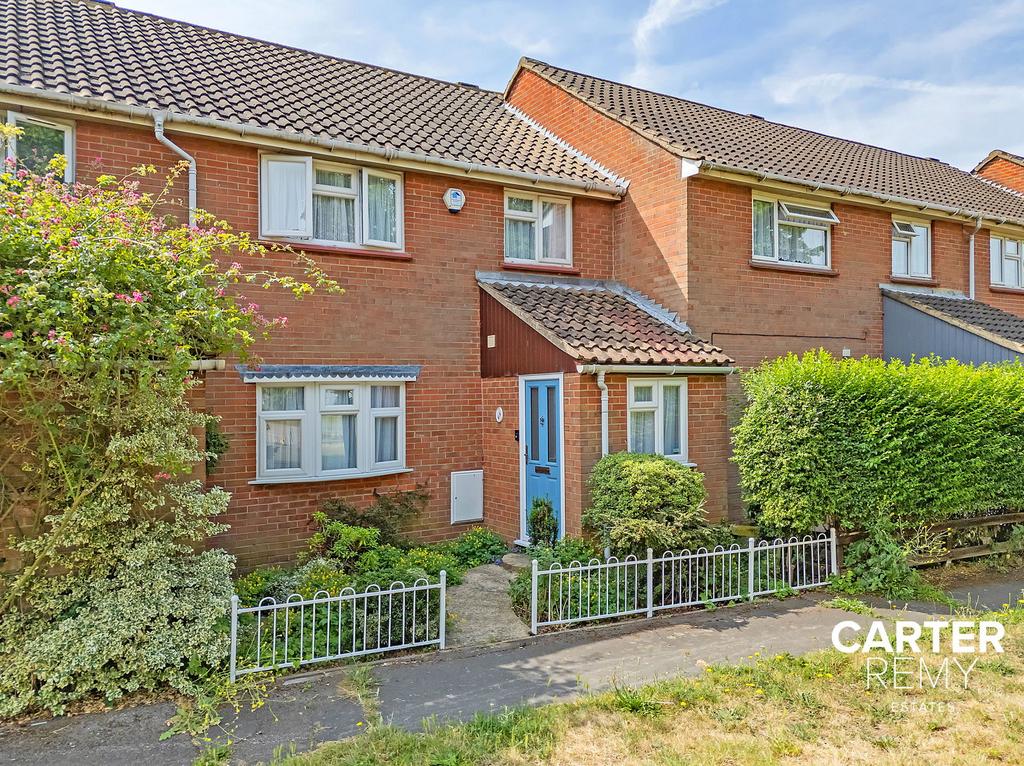 Harding Road, Grays, RM16 3 bed terraced house - £325,000
