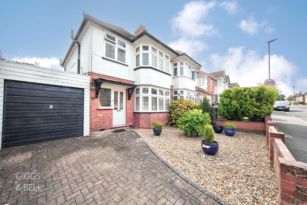 Marston Gardens, Luton, LU2 3 bed semi-detached house for sale - £450,000