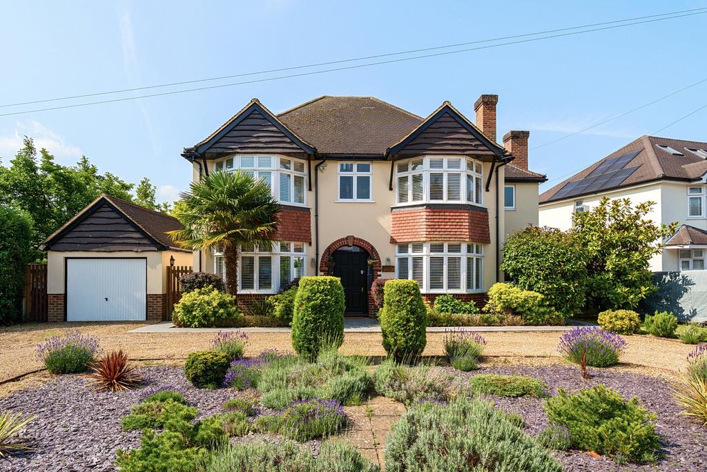 Clock House Close, Byfleet, West... 5 bed detached house to rent - £ ...
