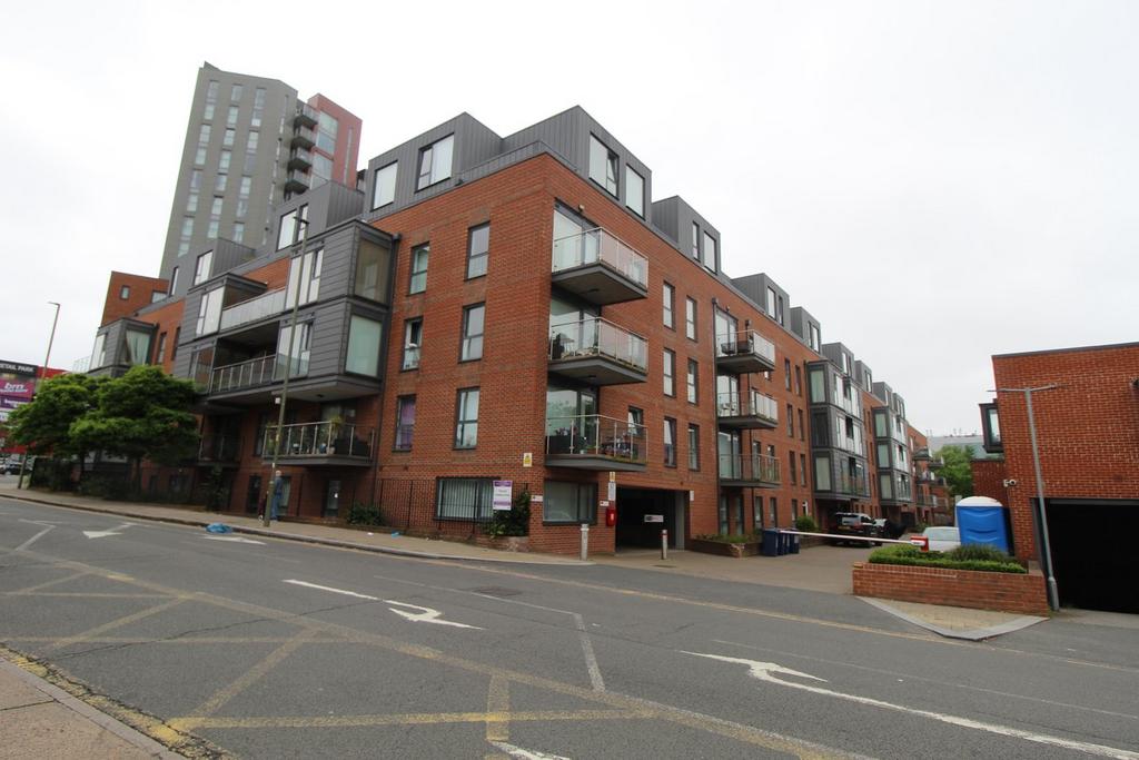 Zenith Close, London, NW9 1 bed flat - £1,700 pcm (£392 pw)