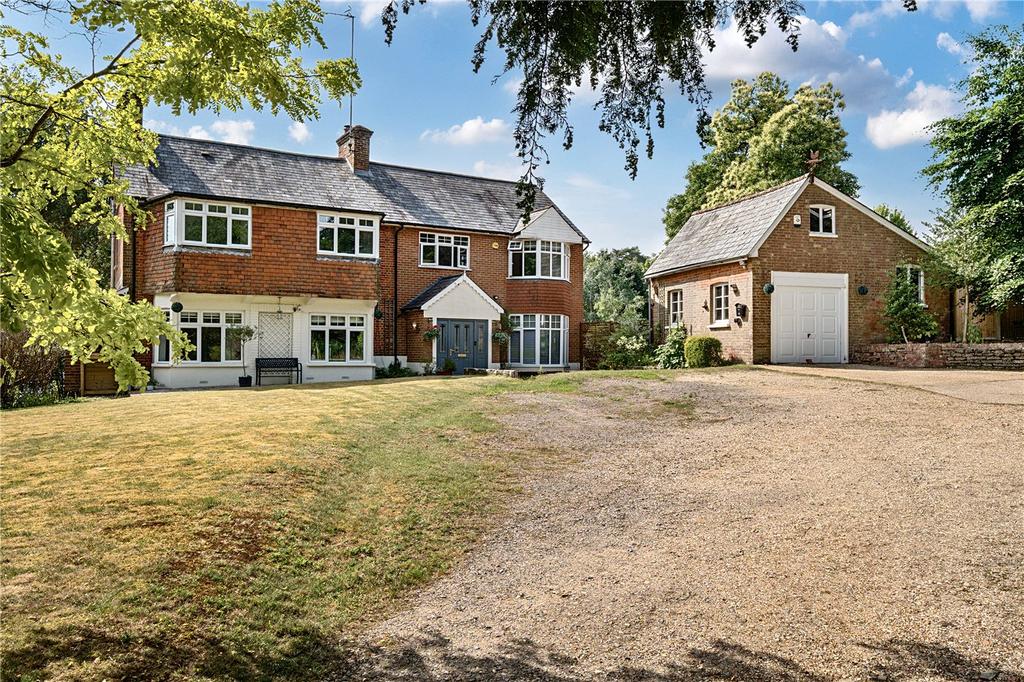 Sandrock Hill Road, Wrecclesham... 6 bed detached house - £1,400,000
