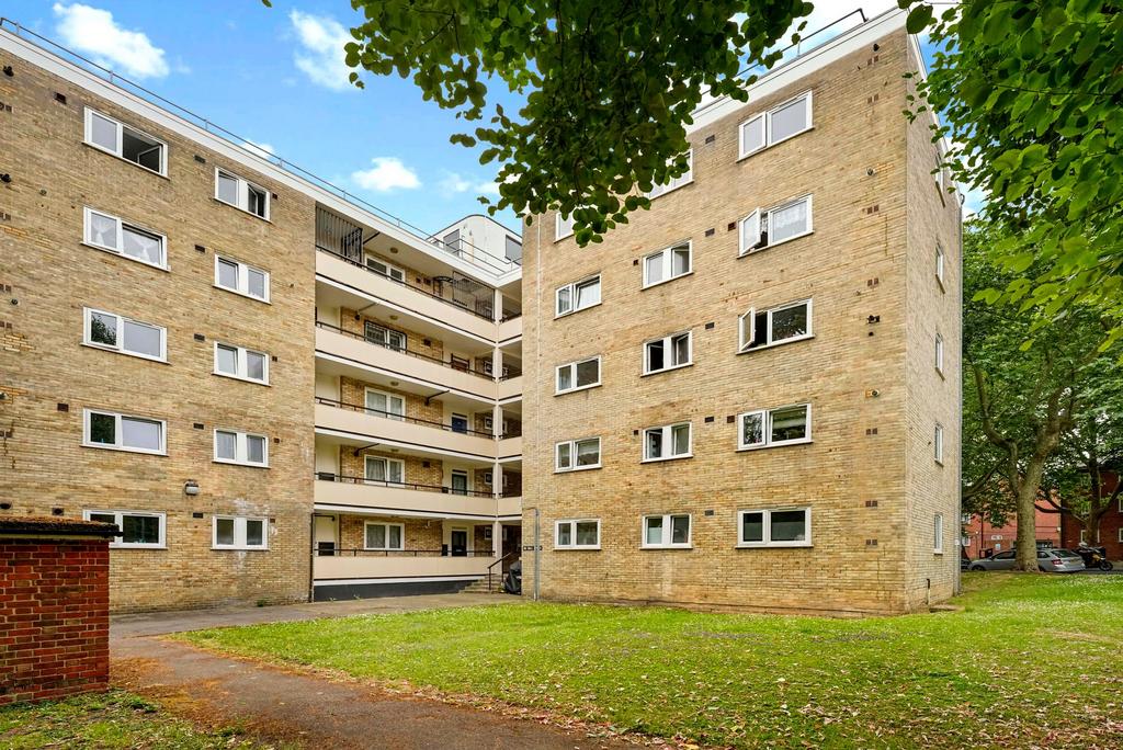 Highbury New Park, London, N5 3 bed flat - £525,000