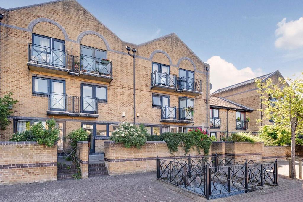 Falcon Way, London E14 2 bed flat - £1,950 pcm (£450 pw)