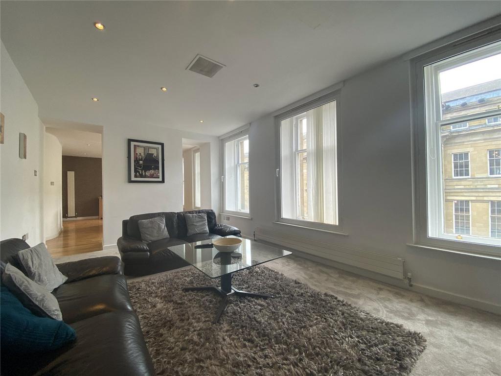 Grey Street, Newcastle upon Tyne... 3 bed flat - £2,000 pcm (£462 pw)