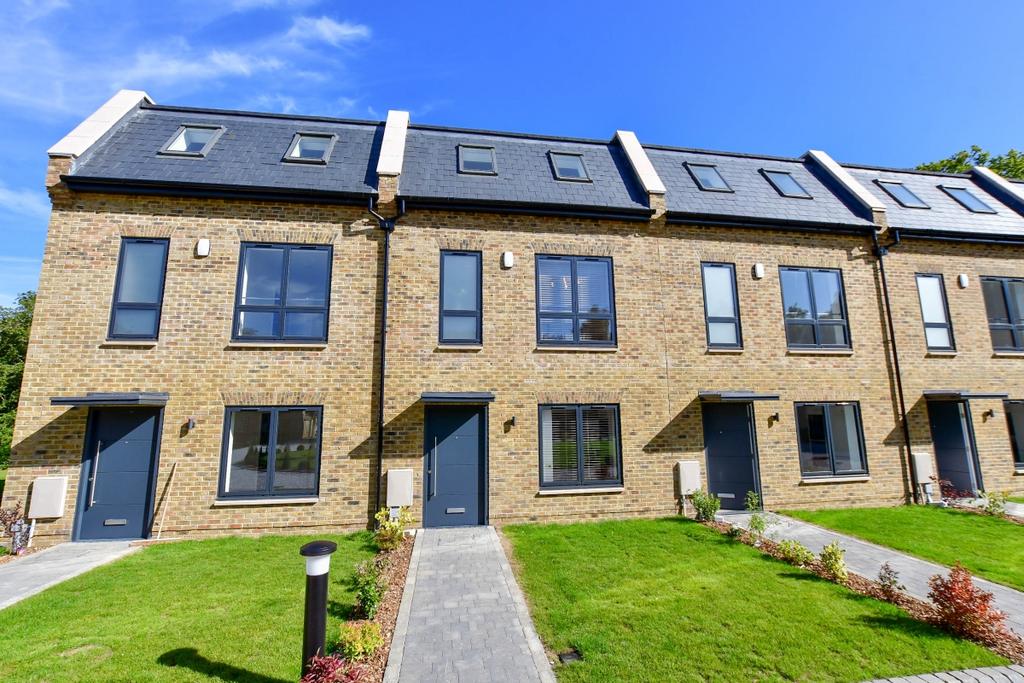 Fawkham Manor Manor Lane DA3 4 bed townhouse to rent - £2,250 pcm (£519 pw)
