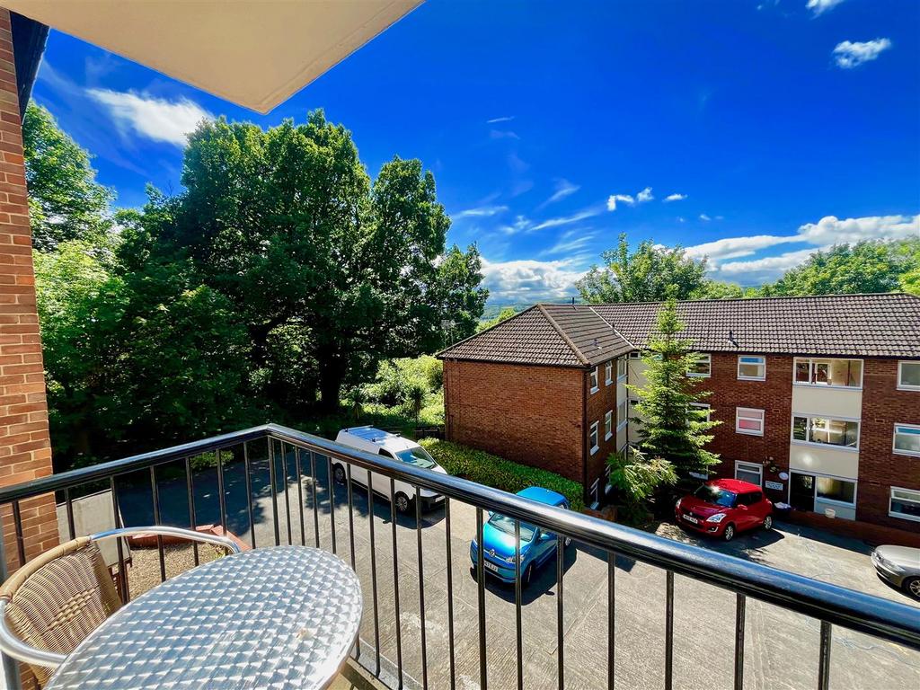 Brecken Court, Saltwell Road, Gateshead Studio to rent - £600 pcm (£138 pw)