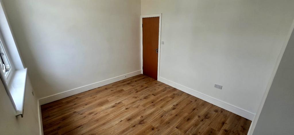 Wilson Road, Cardiff CF5 2 bed flat - £1,050 pcm (£242 pw)