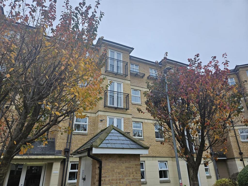 Venneit Close, Oxford 2 bed apartment - £1,900 pcm (£438 pw)