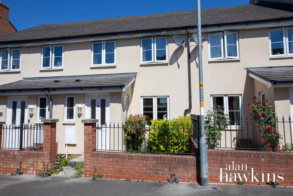Cloatley Crescent, Royal Wootton Bassett 3 bed terraced house for sale ...