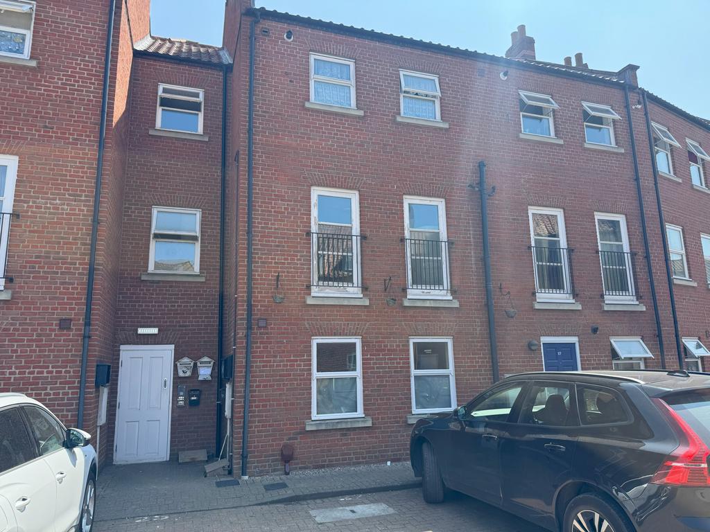 Flat 29, Windmill View Court... 2 bed flat - £41,000