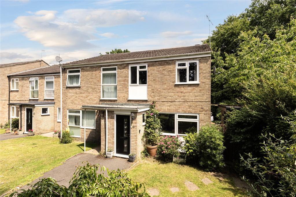 Doversmead, Woking GU21 3 bed end of terrace house - £450,000