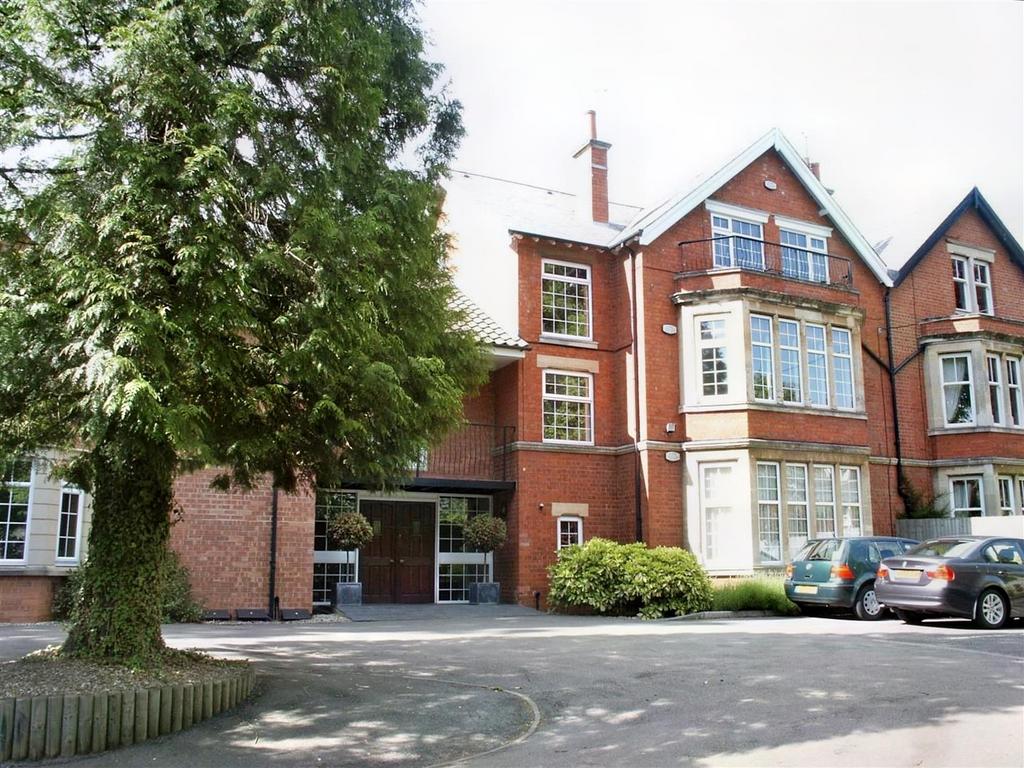 Dallington, Northampton 2 bed apartment - £1,025 pcm (£237 pw)