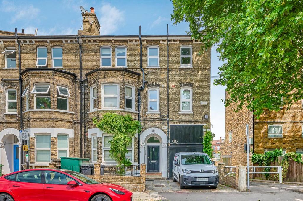 Union Road, London SW4 2 bed flat for sale - £600,000