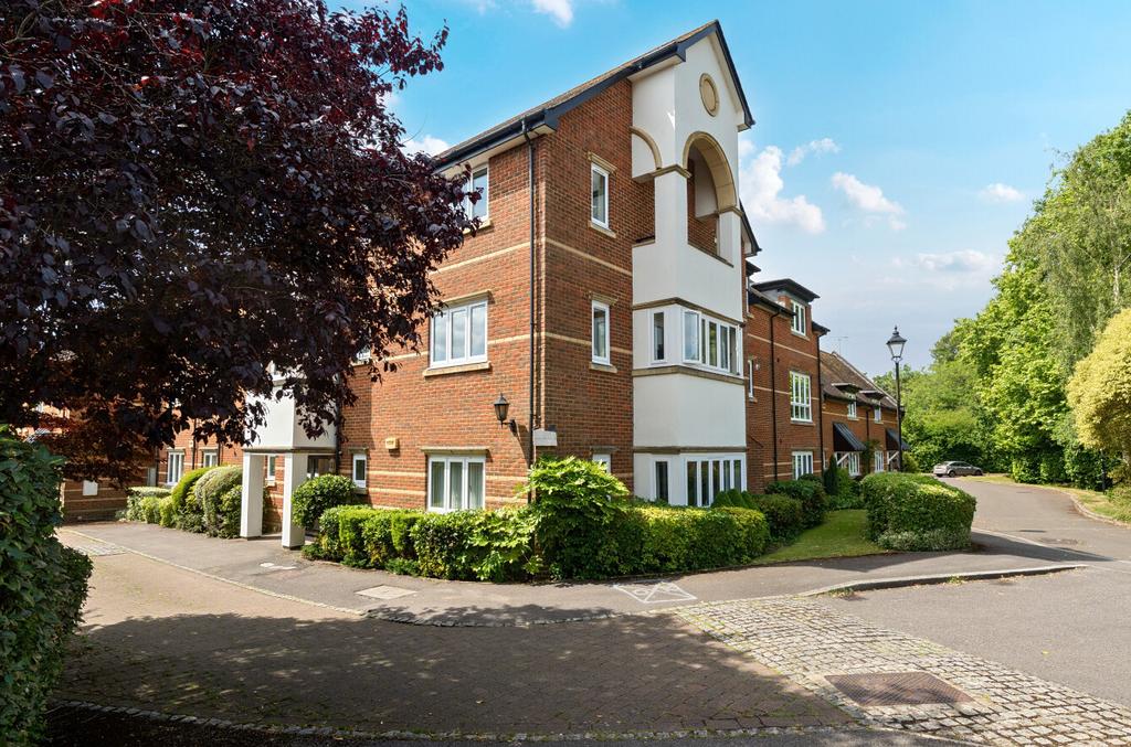 Newton Lane, Romsey, Hampshire, SO51 3 bed flat for sale - £475,000