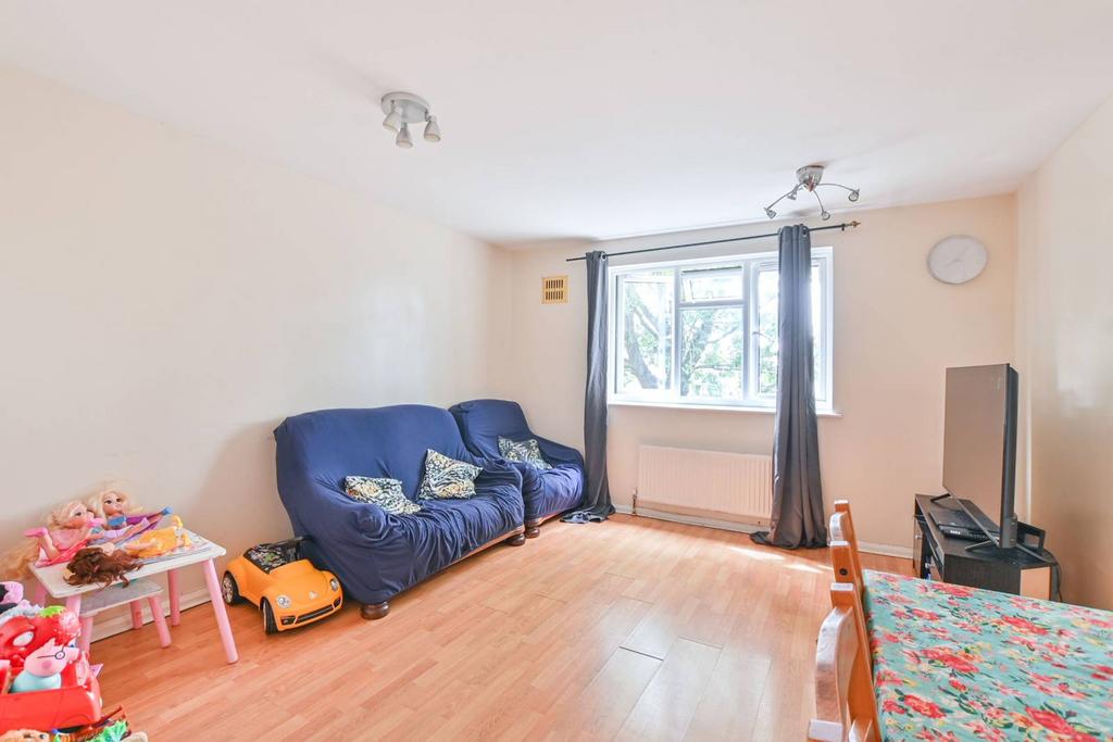 Cambridge Close, Neasden, London, NW10 1 bed flat for sale - £275,000