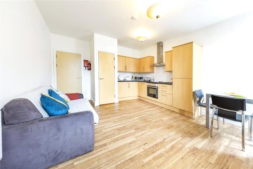 Princess Victoria Street, Bristol BS8 4 bed flat to rent - £2,600 pcm ...