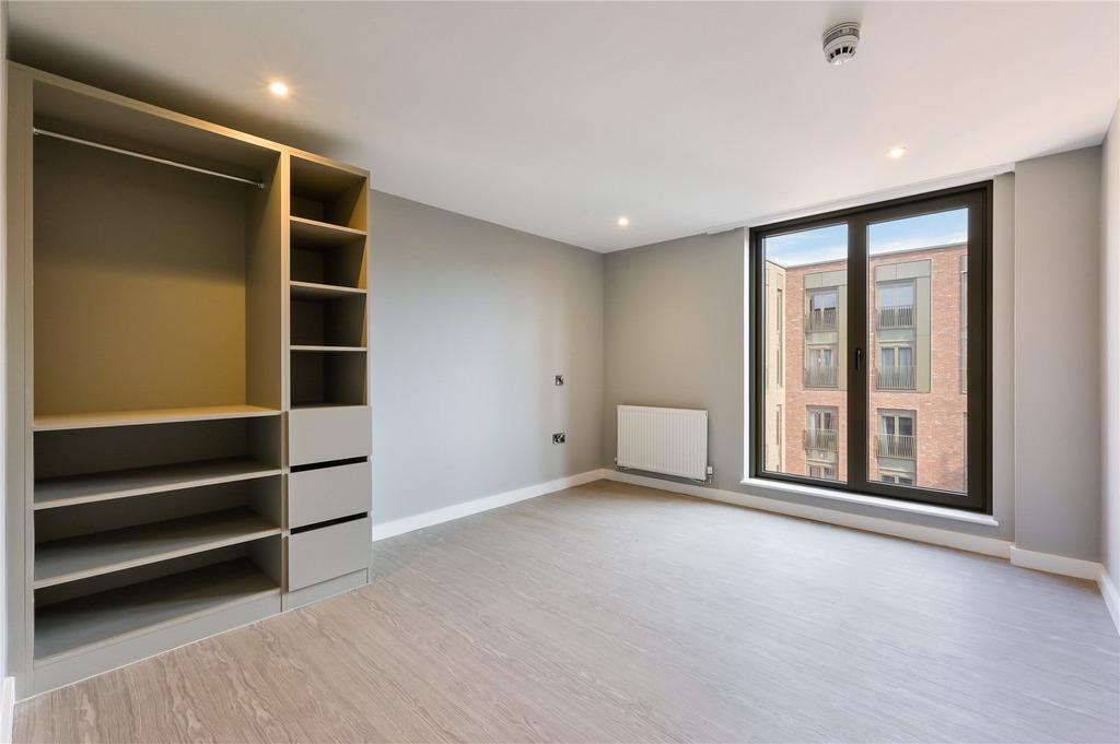 Spinners Yard, Skinner Ln, LS7 3 bed apartment - £1,805 pcm (£417 pw)