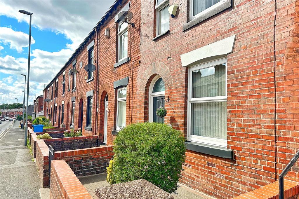 Thompson Lane, Chadderton, Oldham... 2 bed terraced house for sale - £ ...