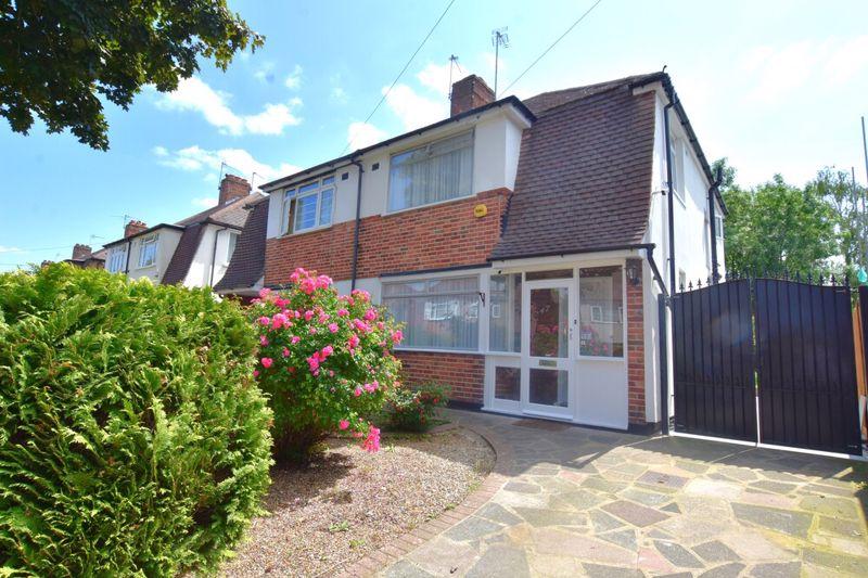 Brook Drive, Harrow 3 bed semi-detached house for sale - £625,000