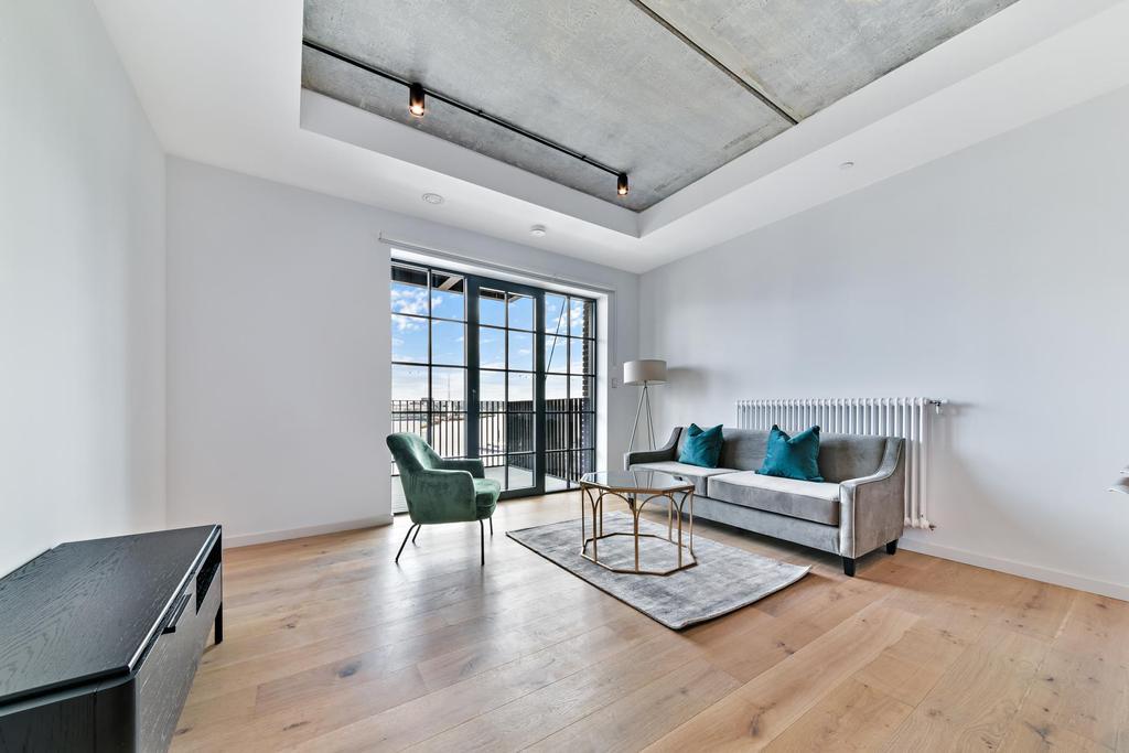 Goodluck Hope Walk, London E14 1 bed apartment for sale - £520,000