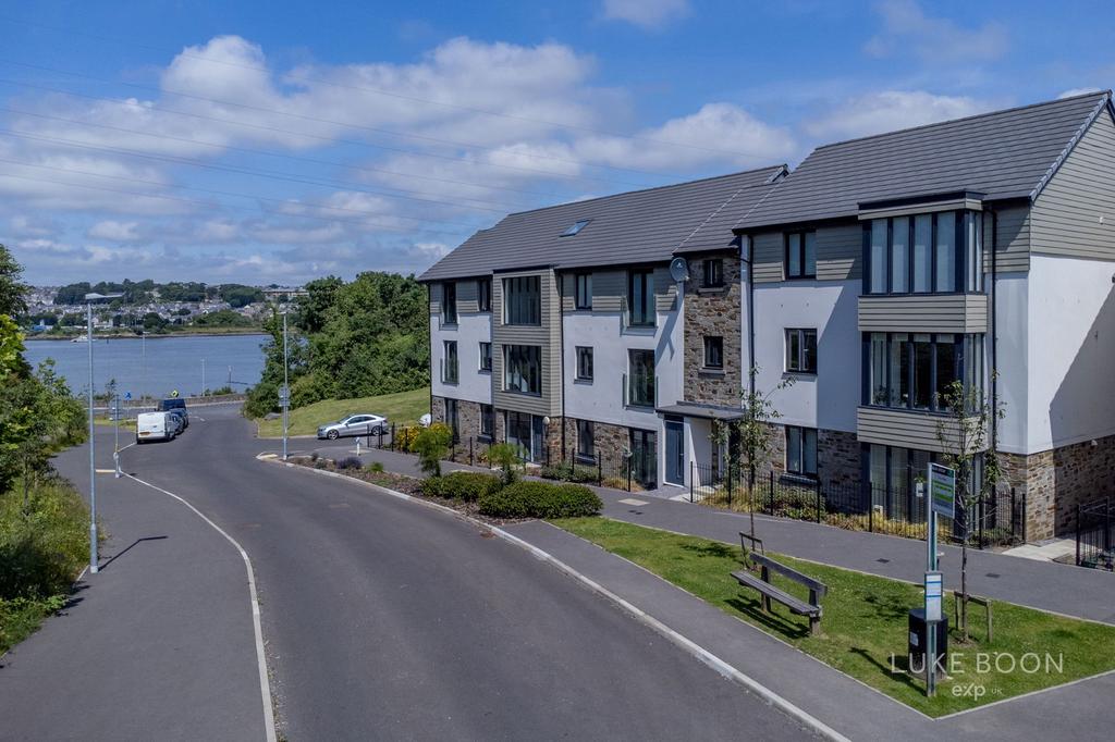 Batts Combe Mews, Plymouth PL9 2 bed apartment - £175,000