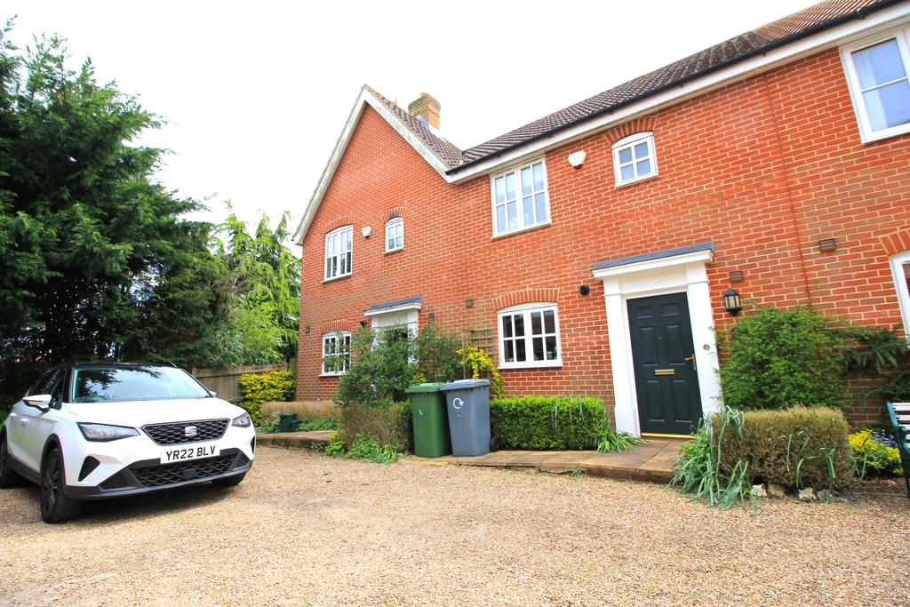 Robert Norgate Close, Horstead NR12 3 bed end of terrace house to rent ...