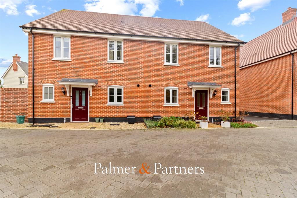 Pointsman Way, Colchester, Essex, CO3 4 bed semi-detached house for ...