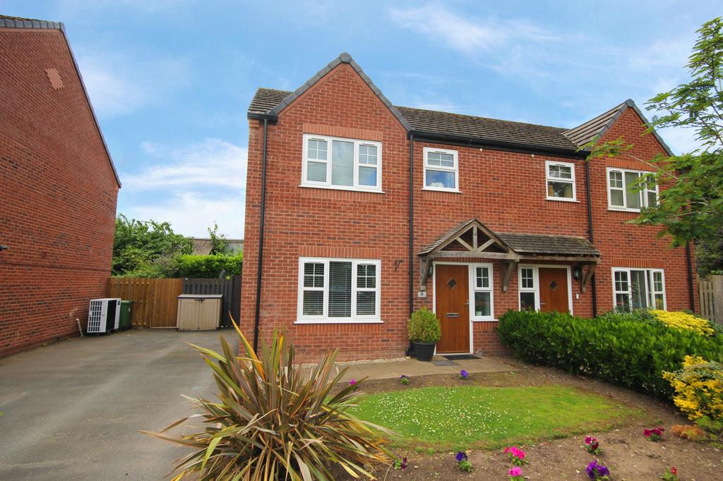 Poole Field, Little Leigh, CW8 2 bed semi-detached house - £135,000