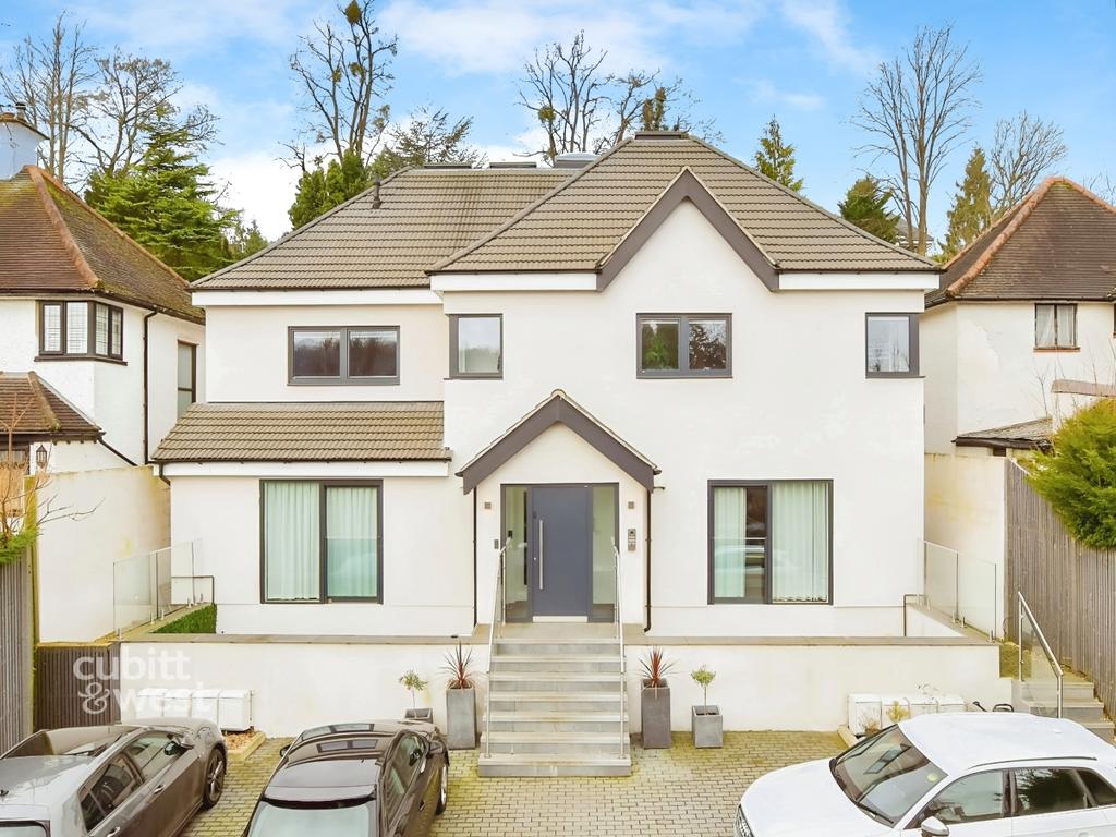 15 Purley Rise Purley CR8 1 bed apartment to rent - £1,400 pcm (£323 pw)