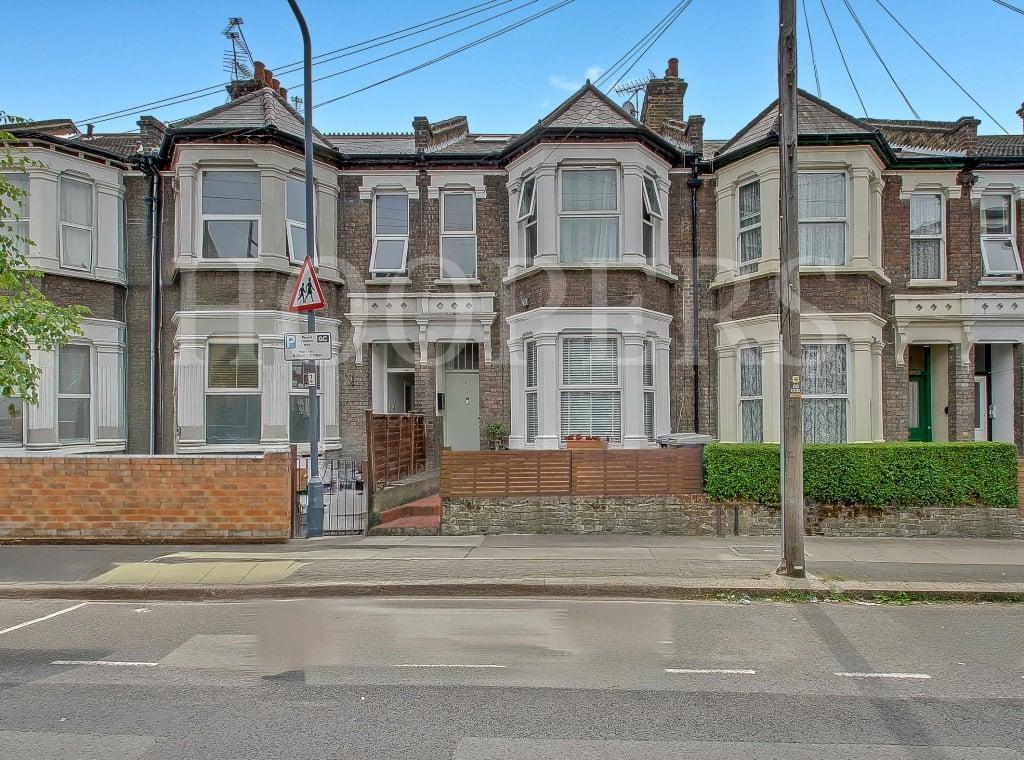 Chapter Road, London, NW2 2 bed ground floor flat for sale - £475,000
