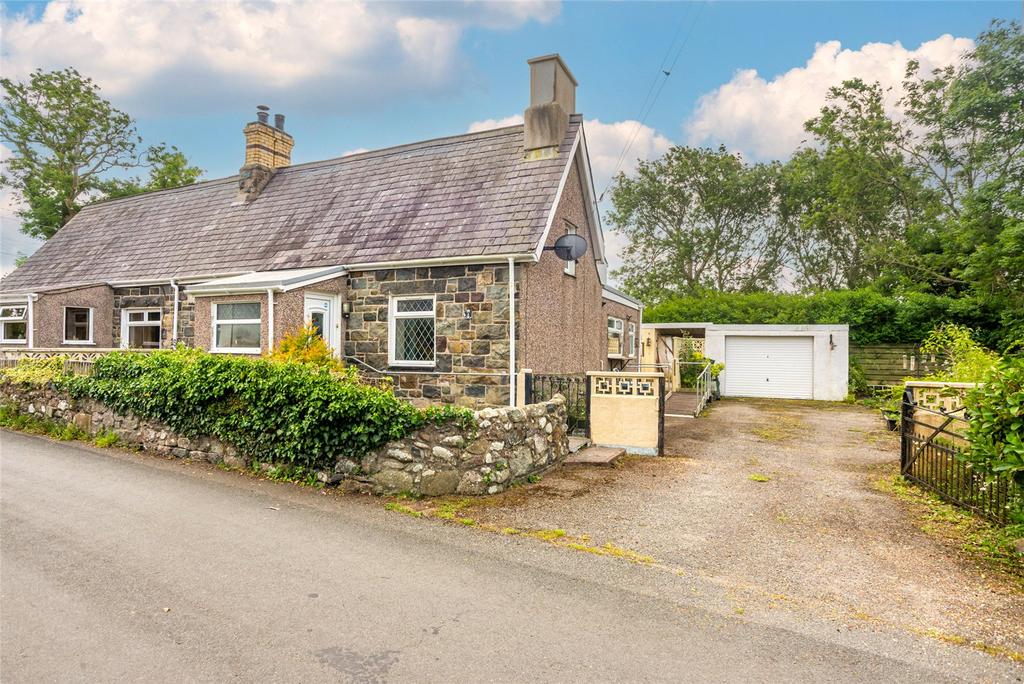 Bethel, Caernarfon, Gwynedd, LL55 3 bed semi-detached house for sale ...