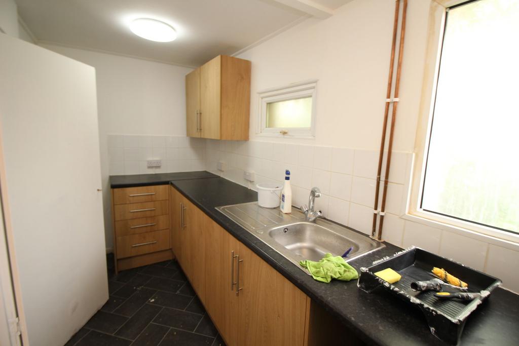 Beach Way, Jaywick, Clacton-On-Sea 1 bed bungalow - £700 pcm (£162 pw)