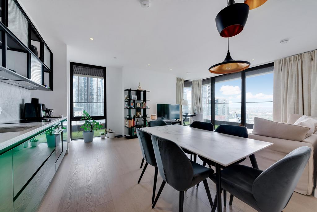Wards Place, London, E14. 2 bed flat - £3,900 pcm (£900 pw)