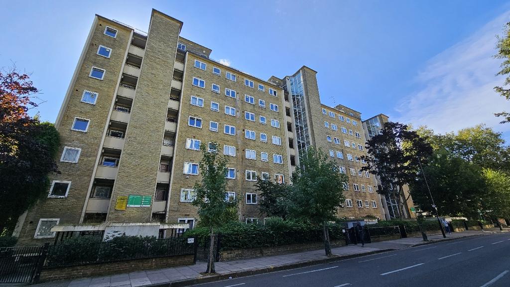 Percival Street, London, Clerkenwell 3 bed apartment - £3,800 pcm (£877 pw)