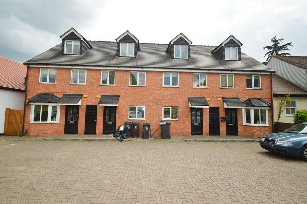 Church Hill, Loughton, IG10 4 bed terraced house to rent - £3,000 pcm ...
