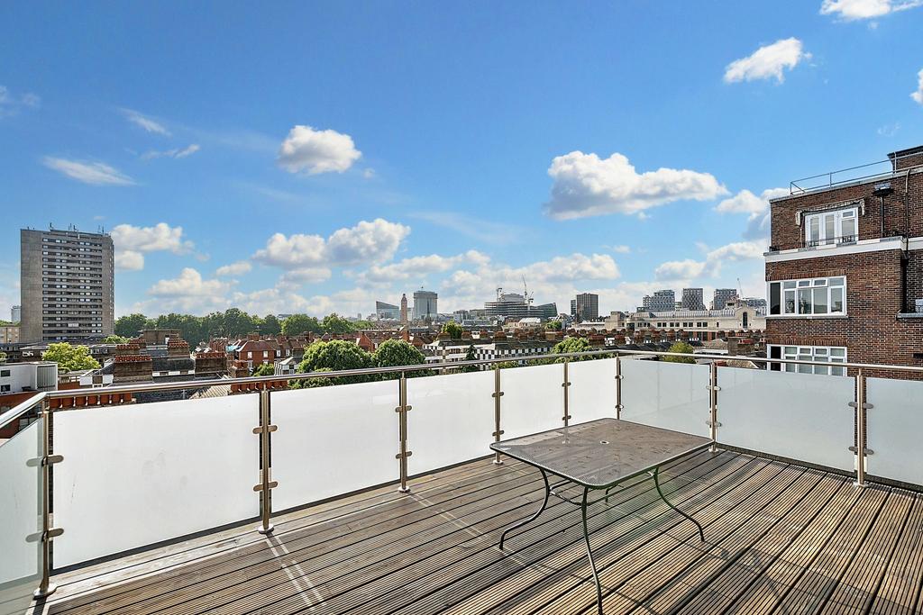 Hepburn House, Marsham St., SW1P 3 bed apartment - £5,100 pcm (£1,177 pw)