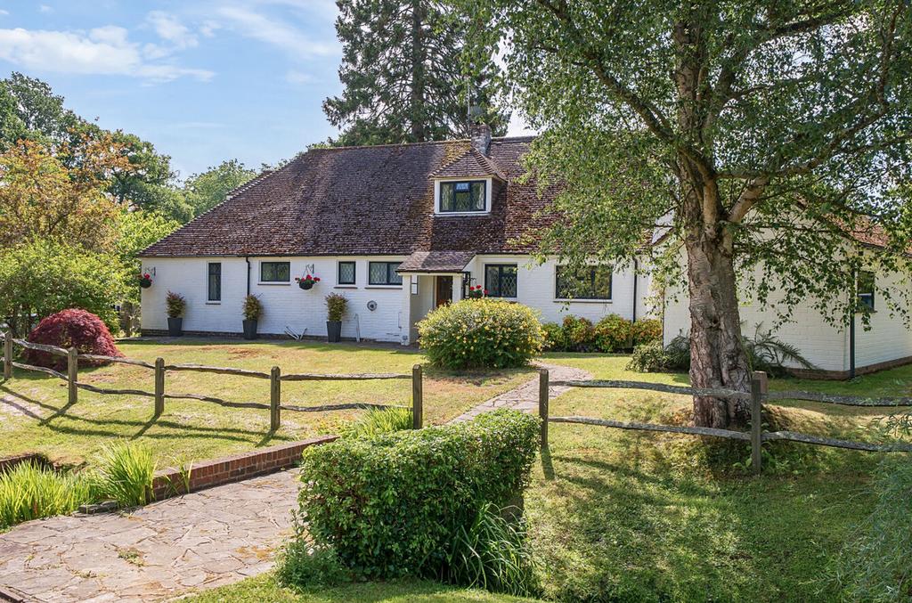 Melrose Place, Storrington, RH20 5 bed detached house for sale - £750,000