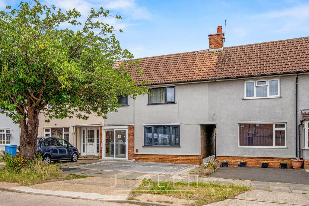 Greenfinch Avenue, Ipswich, IP2 3 bed terraced house - £240,000