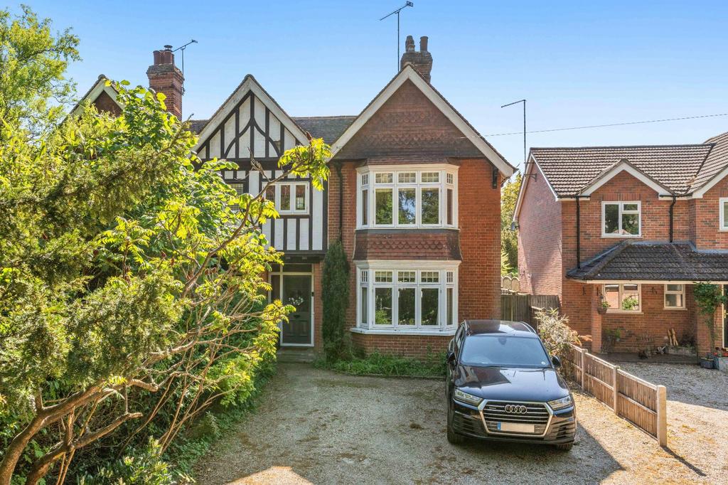 Church Road, Stansted, Essex, CM24 4 bed semi-detached house for sale - £850,000
